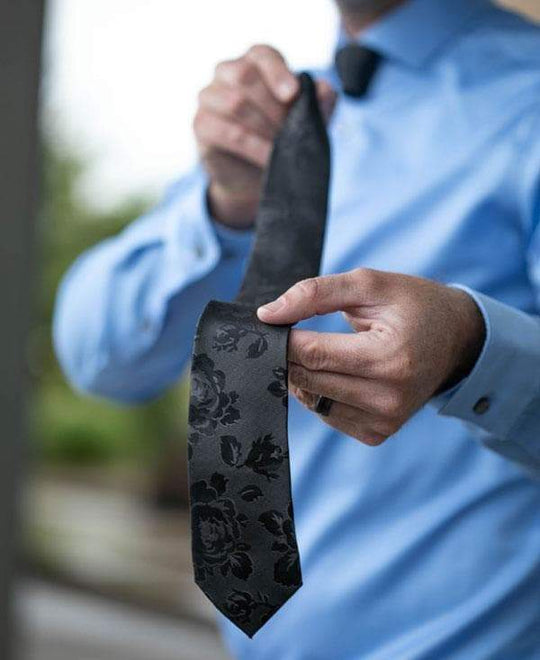 Black Silk Floral - Breakaway Set – ModernTie.com